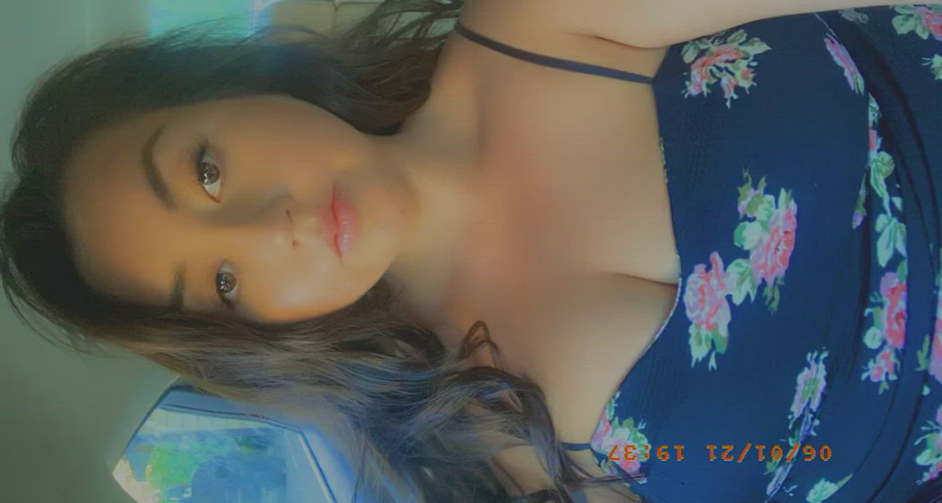 No panties for this chubby pussy | Scrolller