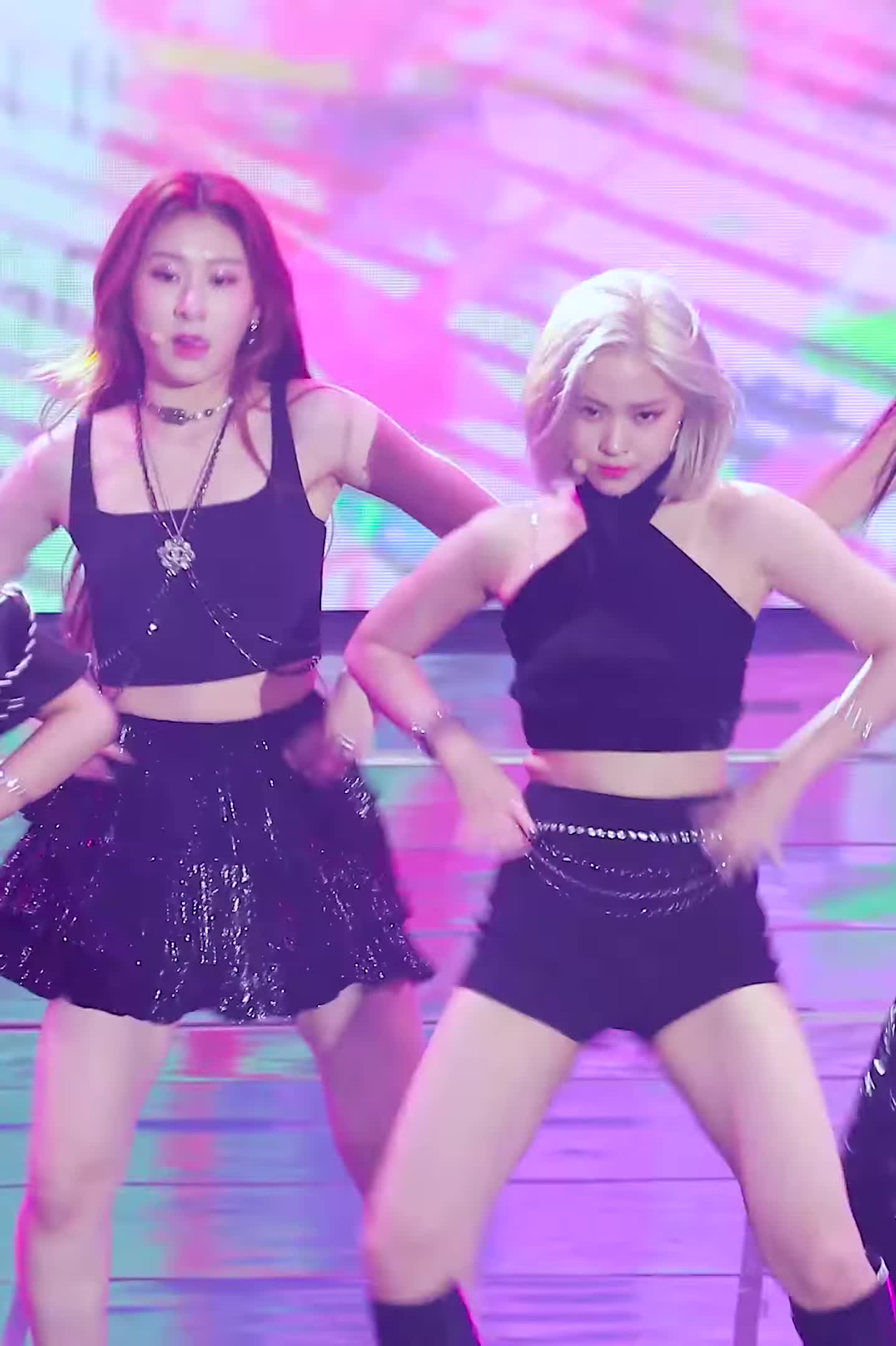 ITZY - Ryujin Thicc Thighs | Scrolller