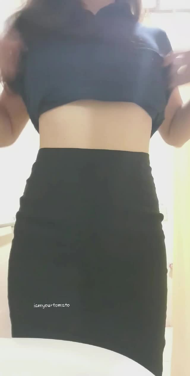 Sharing my naughtiness during lunchtime at work! 😅😉 (f)27 | Scrolller