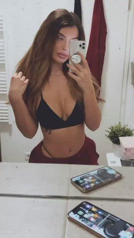 Hey My BBC‘s😘 18 F | Scrolller