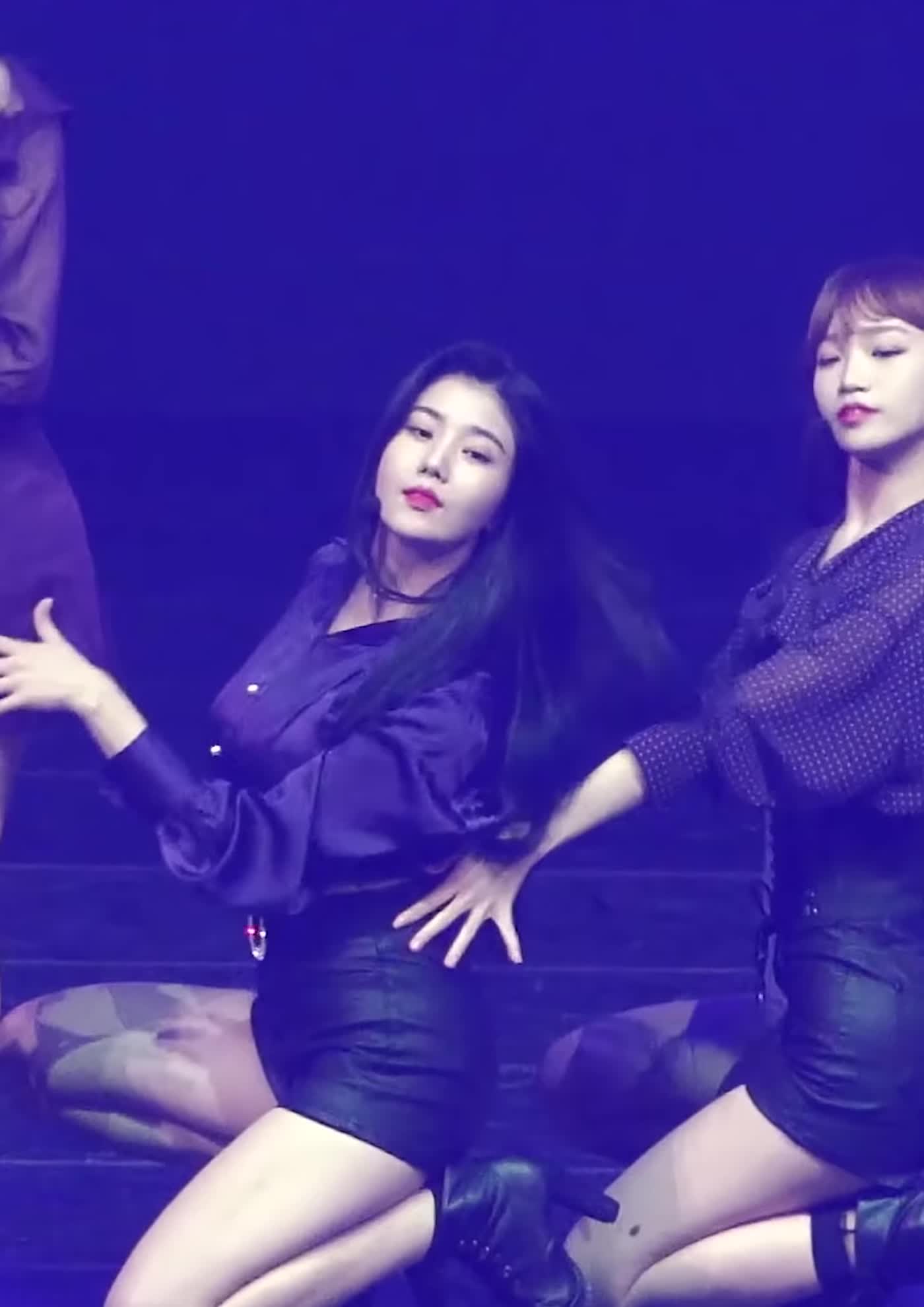 181029 IZ*ONE Throwback - Eunbi Mega Compilation | Scrolller