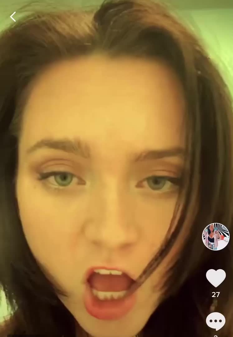 Cleavage | Scrolller