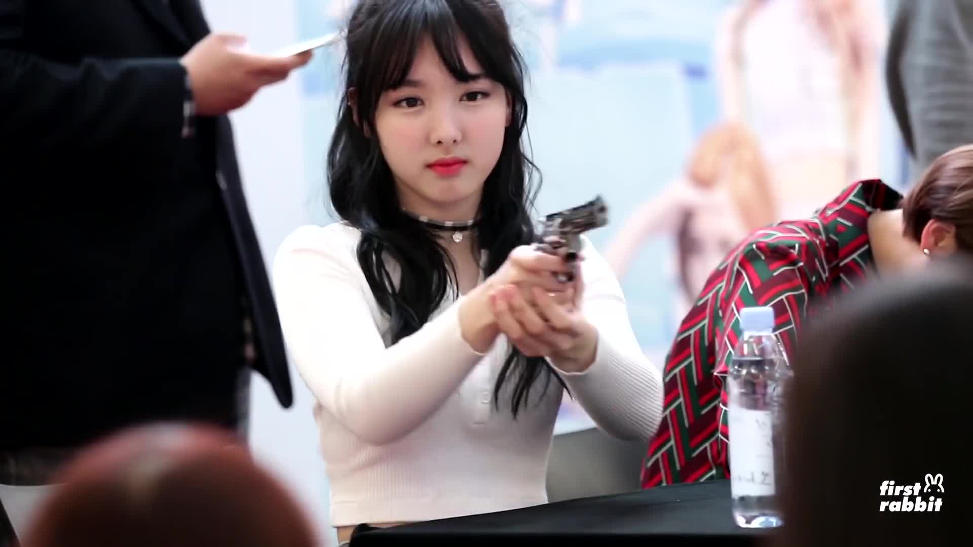 Nayeon shoots at you | Scrolller