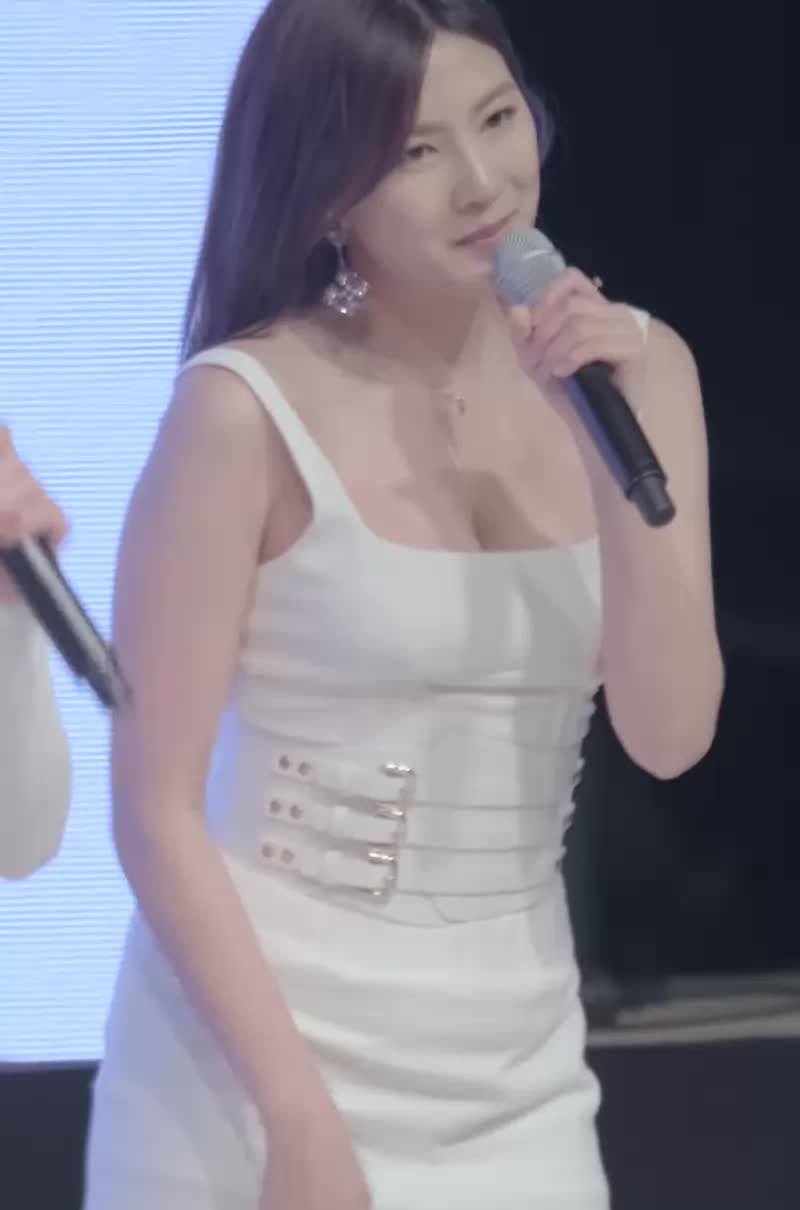 Apink - Hayoung Bow Compilation | Scrolller