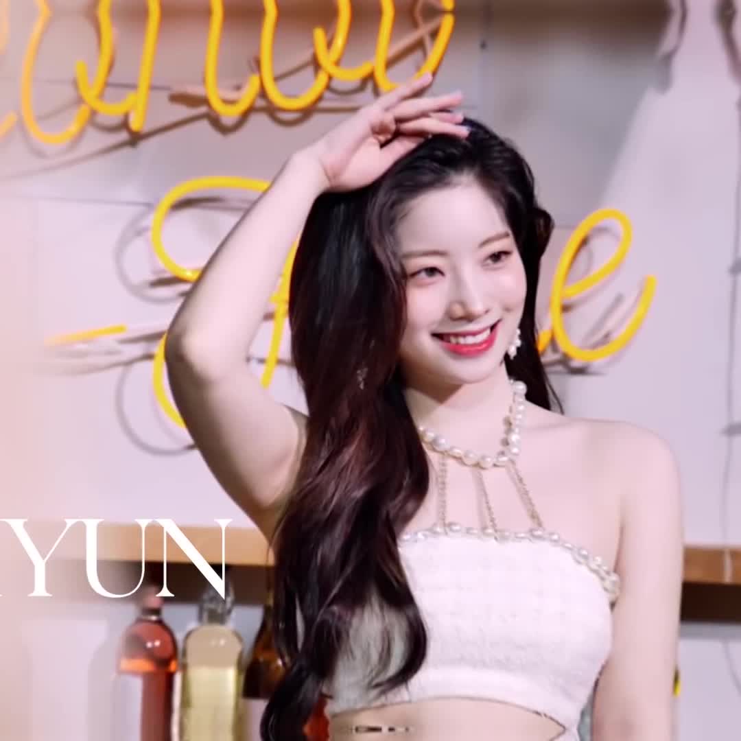 210615 - Kim Dahyun | Scrolller