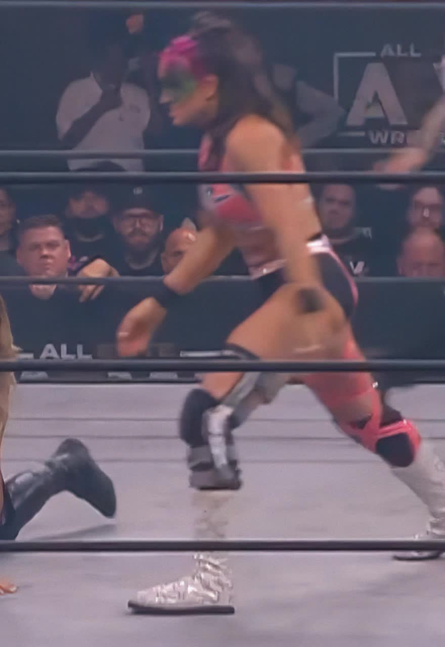 Kris Statlander | Scrolller