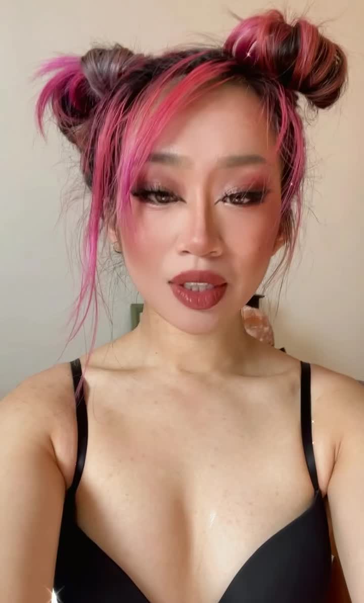 Emo asian girl waiting your load [OC] | Scrolller