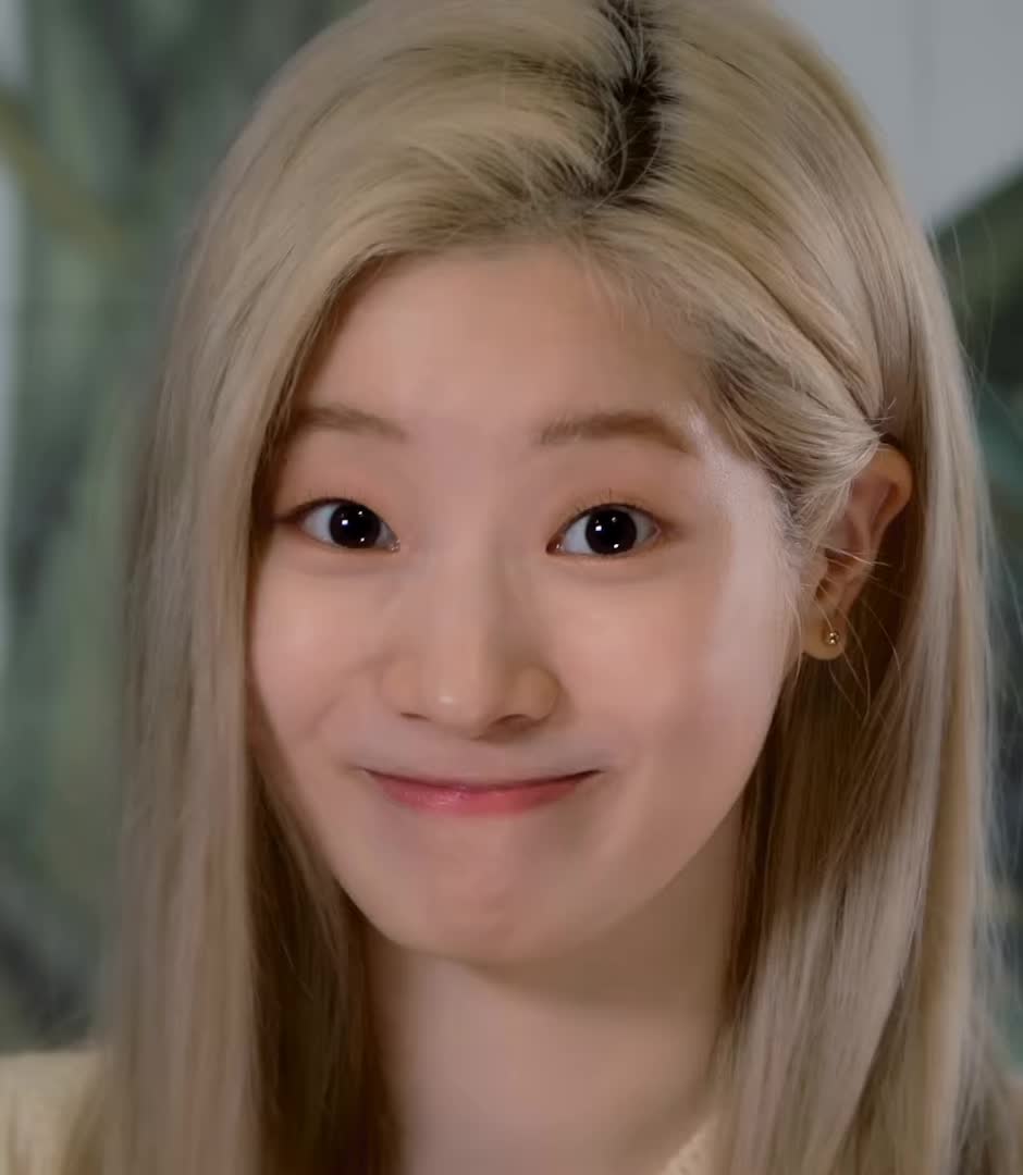 Dahyun | Scrolller