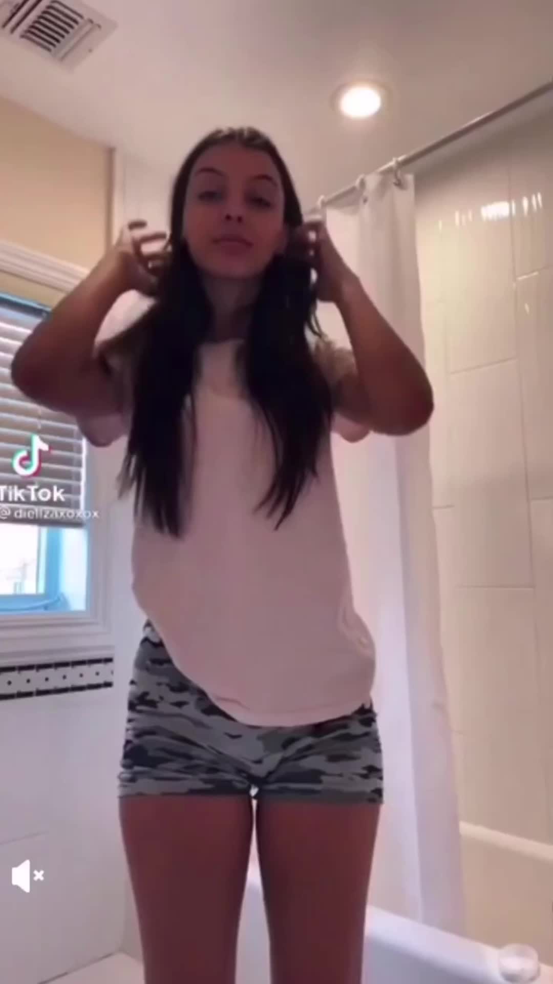 Super Jiggly Bank - Slow Motion FAP edit | Scrolller