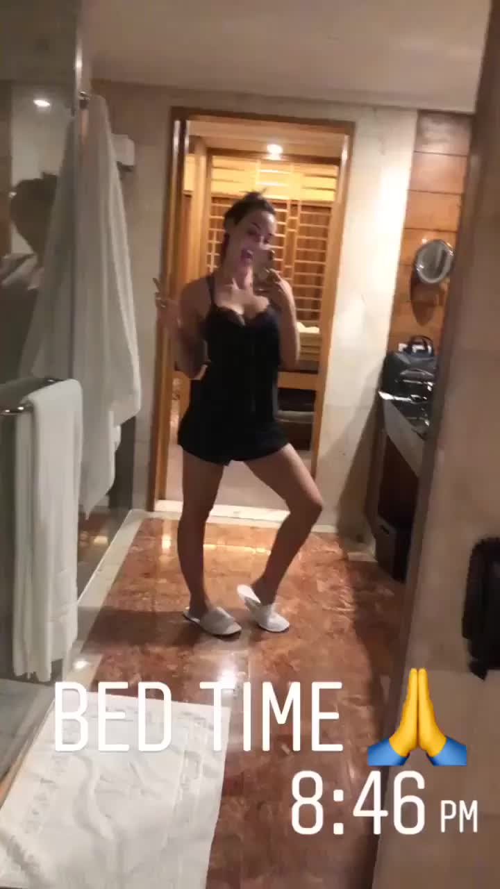 Peyton Royce Scrolller