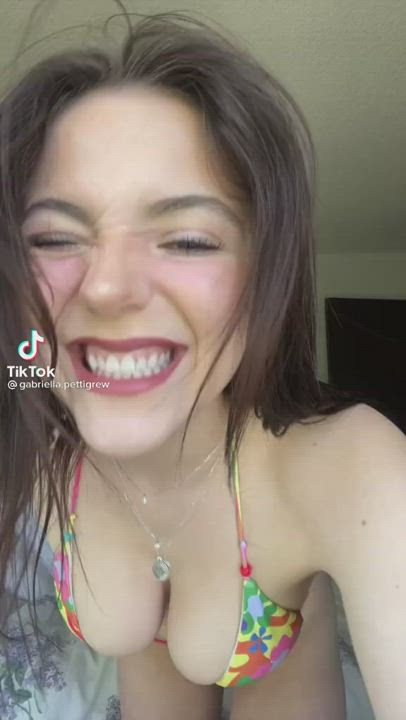 Happy dancing girl | Scrolller