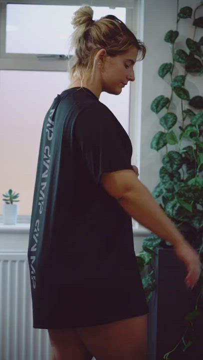 WOW 😳 just wait till the end and watch her turn into a true centaur woman 😍🤩🍑 | Scrolller