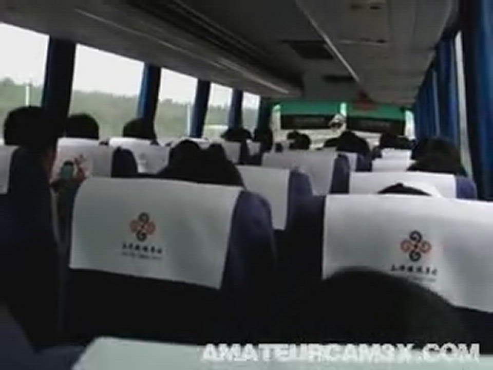Masturbating on a tour bus | Scrolller