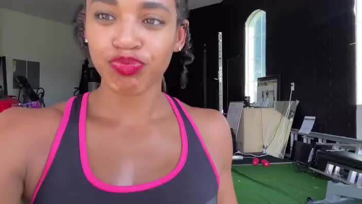 Bianca Belair | Scrolller