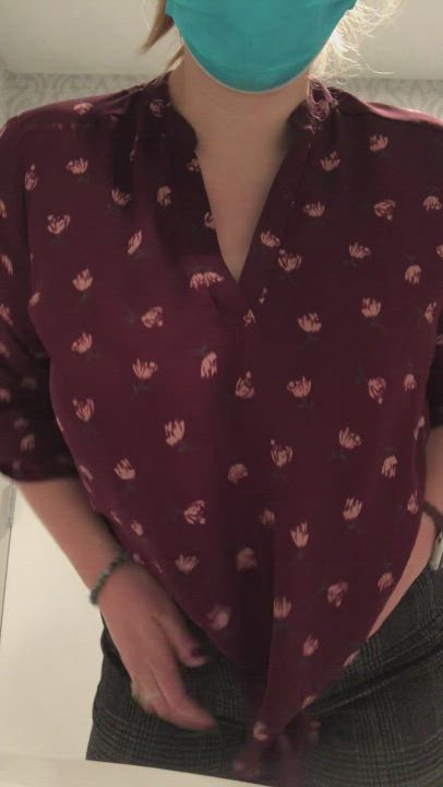 let’s celebrate flash Friday with a quickie in the bathroom 😉 | Scrolller