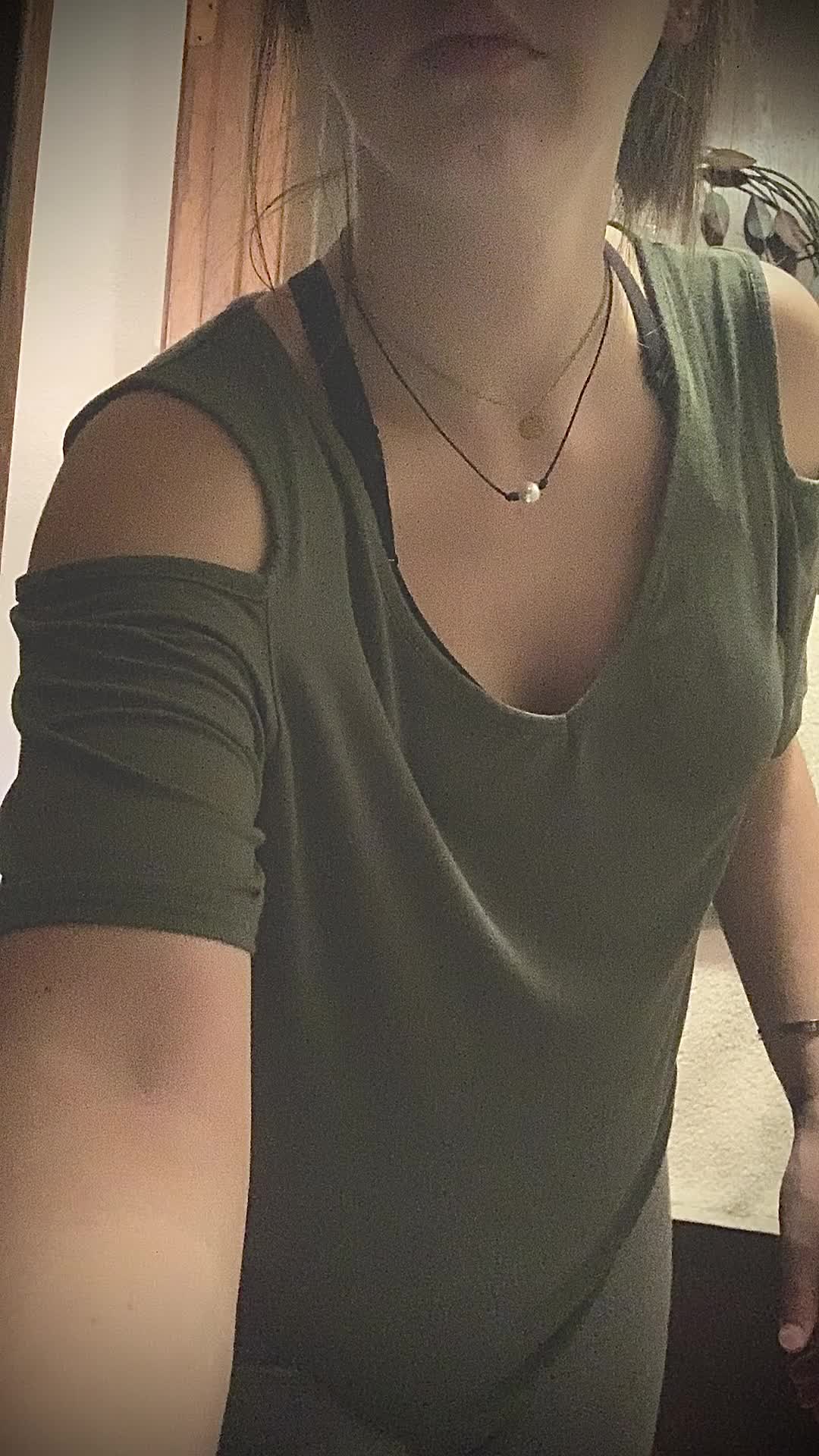 Let’s do a quick drop of the panties in my grandmother’s bathroom; A Y E E E* 💋🥴 | Scrolller