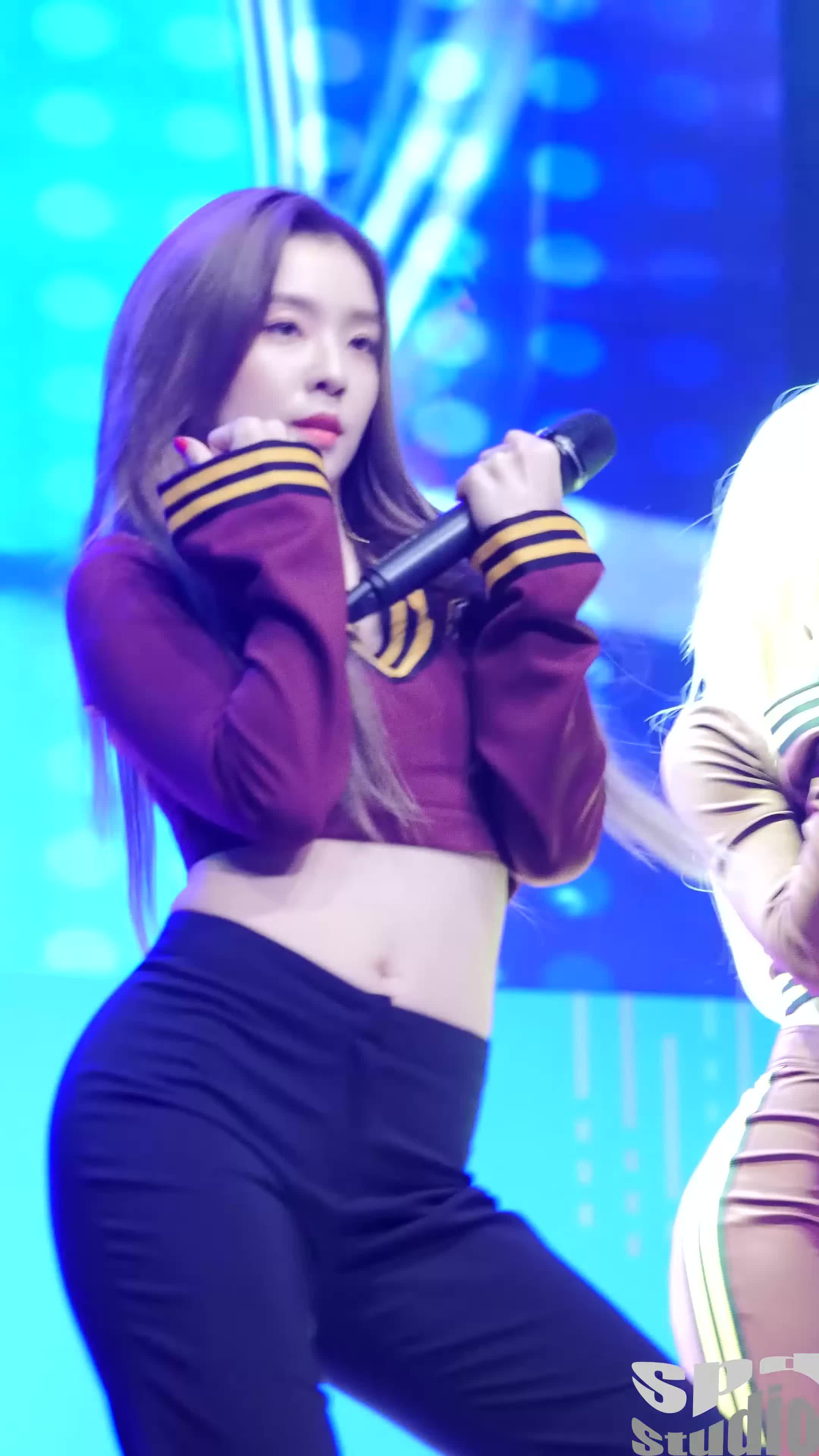 Red Velvet - Irene | Scrolller