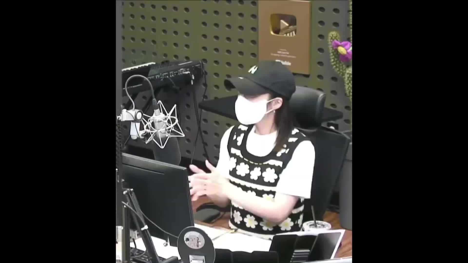 Apink Eunji in Jeans | Scrolller