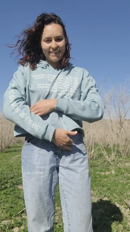 The wind felt amazing against my bare skin | Scrolller