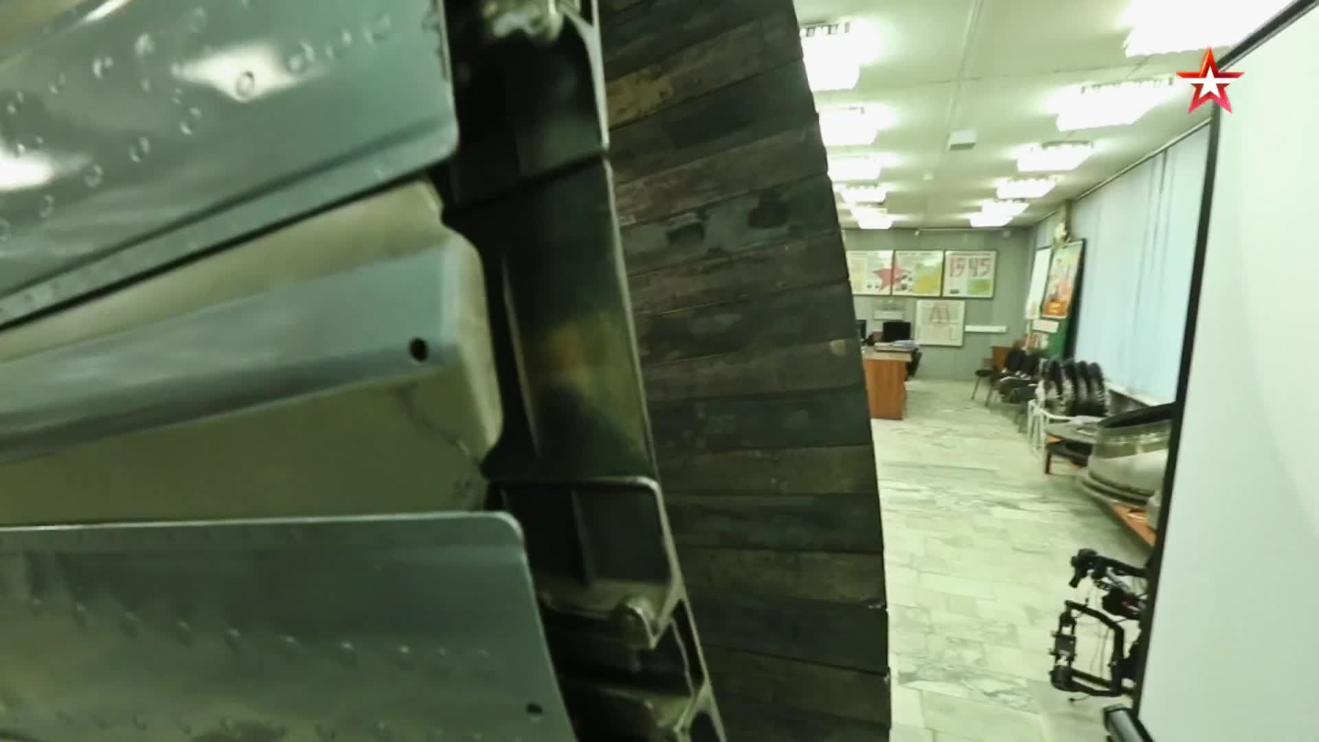 Inside Su-57 (T-50)'s thrust vector nozzle | Scrolller