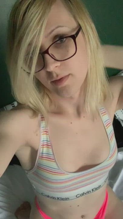 Flexing in my panties for you 😋 | Scrolller