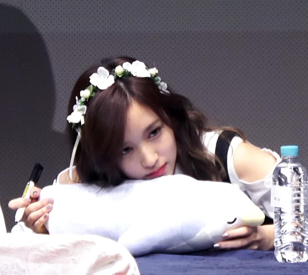 Mina x Twice | Scrolller