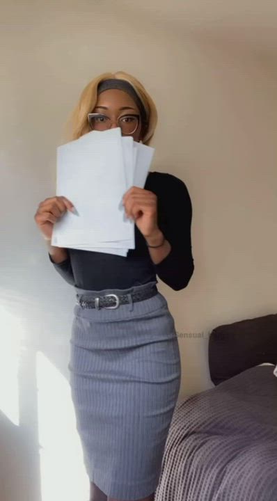 Can I be your office assistant? | Scrolller