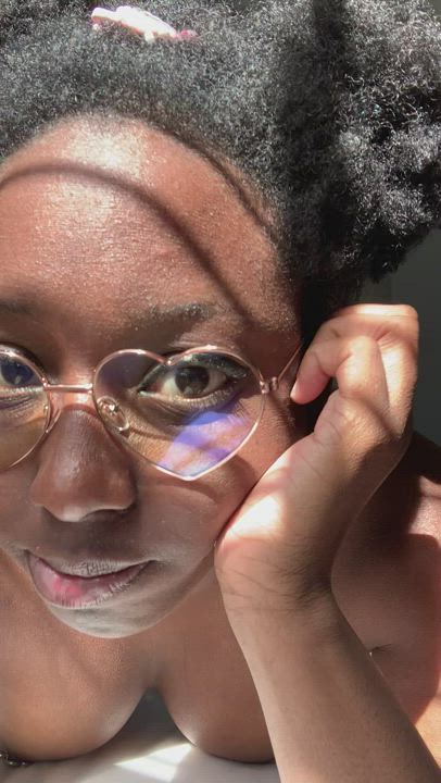 Just a little butt wiggle. | Scrolller