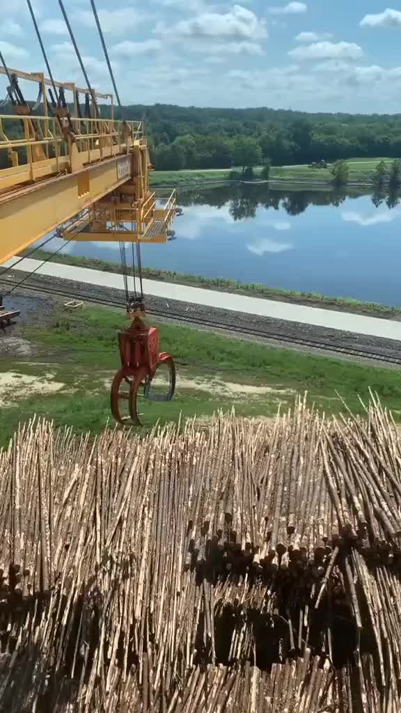 lumber picker upper crane 😎 | Scrolller