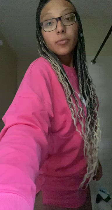 Thick 🍑Shawty With Glasses😩📶 | Scrolller