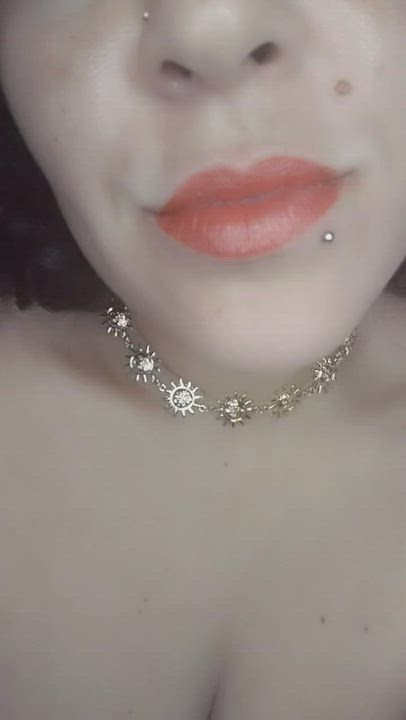 Stay still... I have something for you [OC]💋 | Scrolller