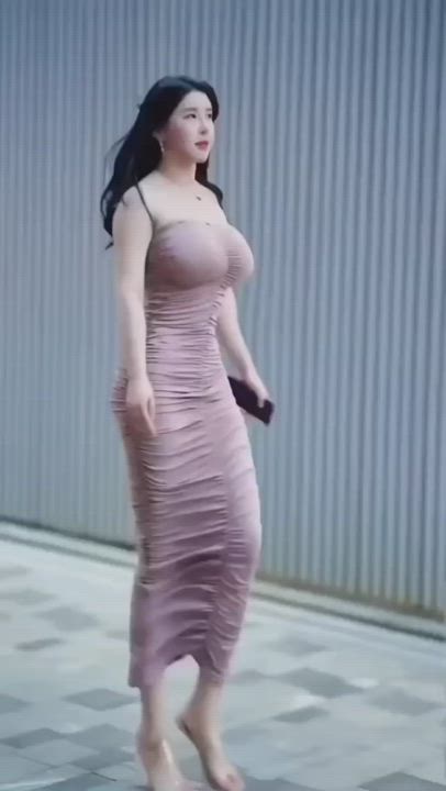 Gorgeous asian babe! | Scrolller