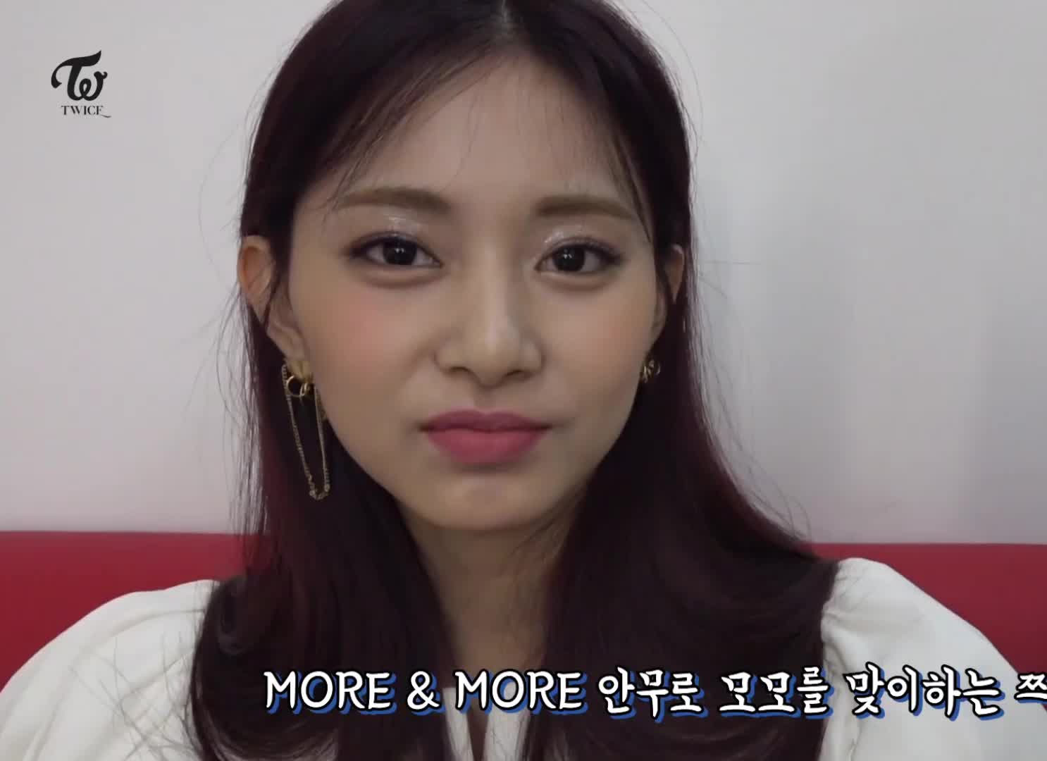 Tzuyu cute little dance | Scrolller