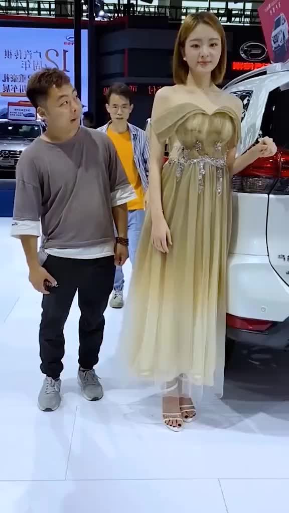 She slaps his left cheek, yeah ? | Scrolller