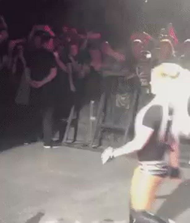 Biscuit Butt | Scrolller