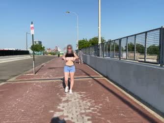 First time to flash anyone on this bridge | Scrolller