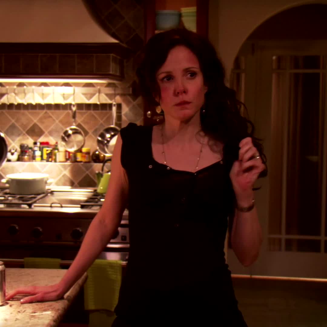 Mary Louise Parker - Stripping Down in Slow-Motion - Weeds | Scrolller
