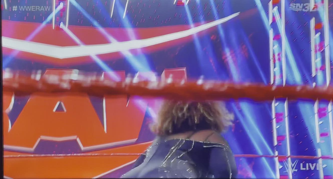 Nia Jax stinkface Nikki Cross | Scrolller