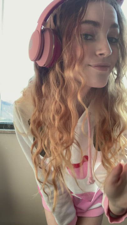 I love exposing myself in front of open windows on busy streets | Scrolller