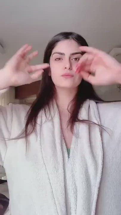 Hot and Bold 🤤 | Scrolller