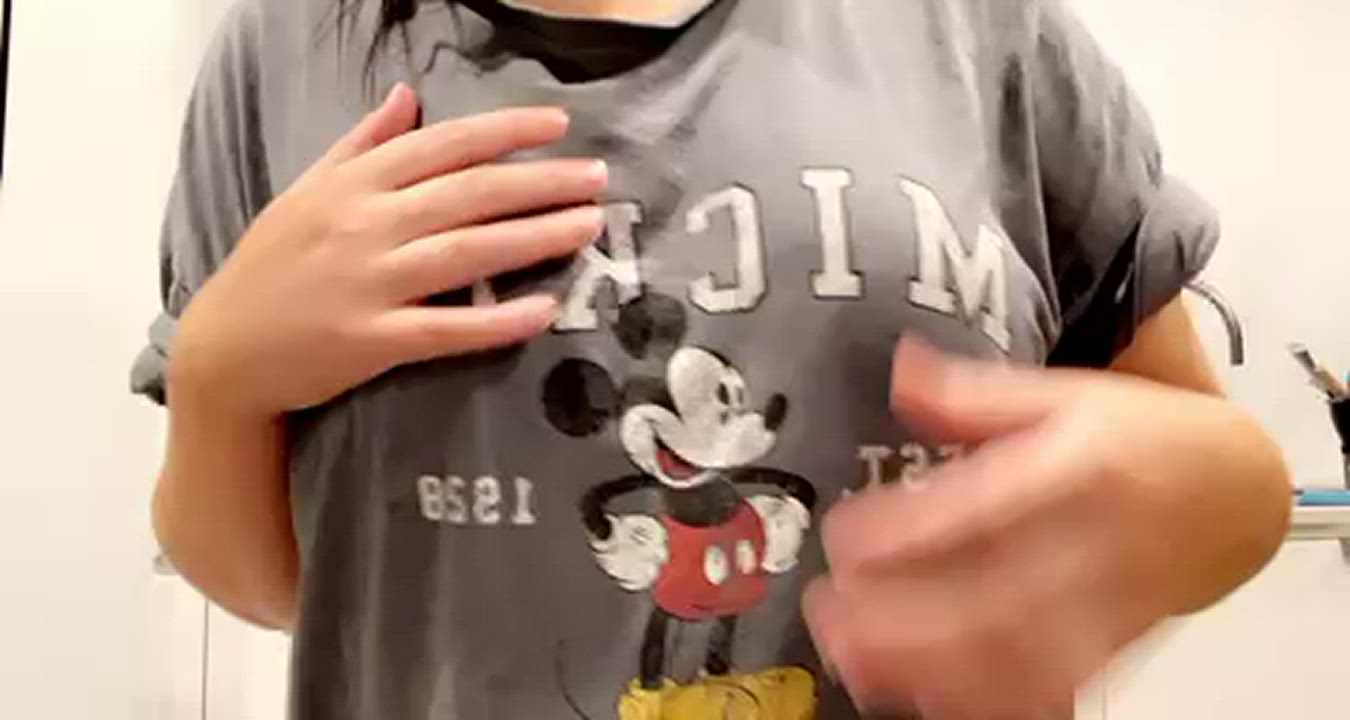 Enjoy my big titty reveal 🙊 [OC] | Scrolller