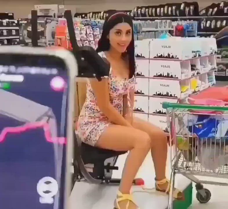 Shopping is so much fun! | Scrolller