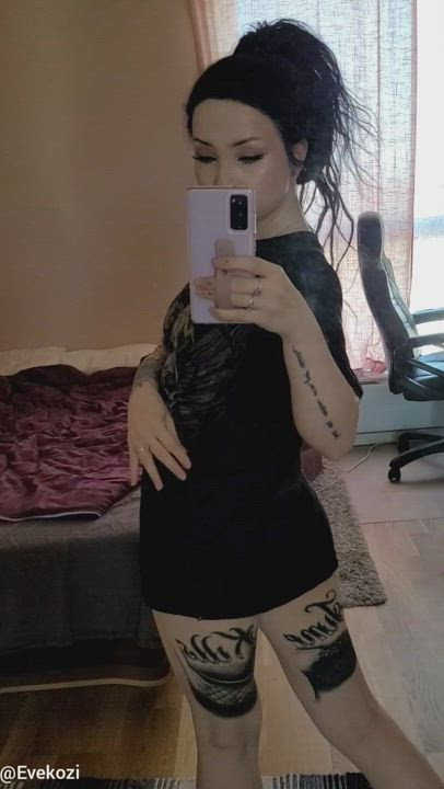 Wanna face ride? | Scrolller