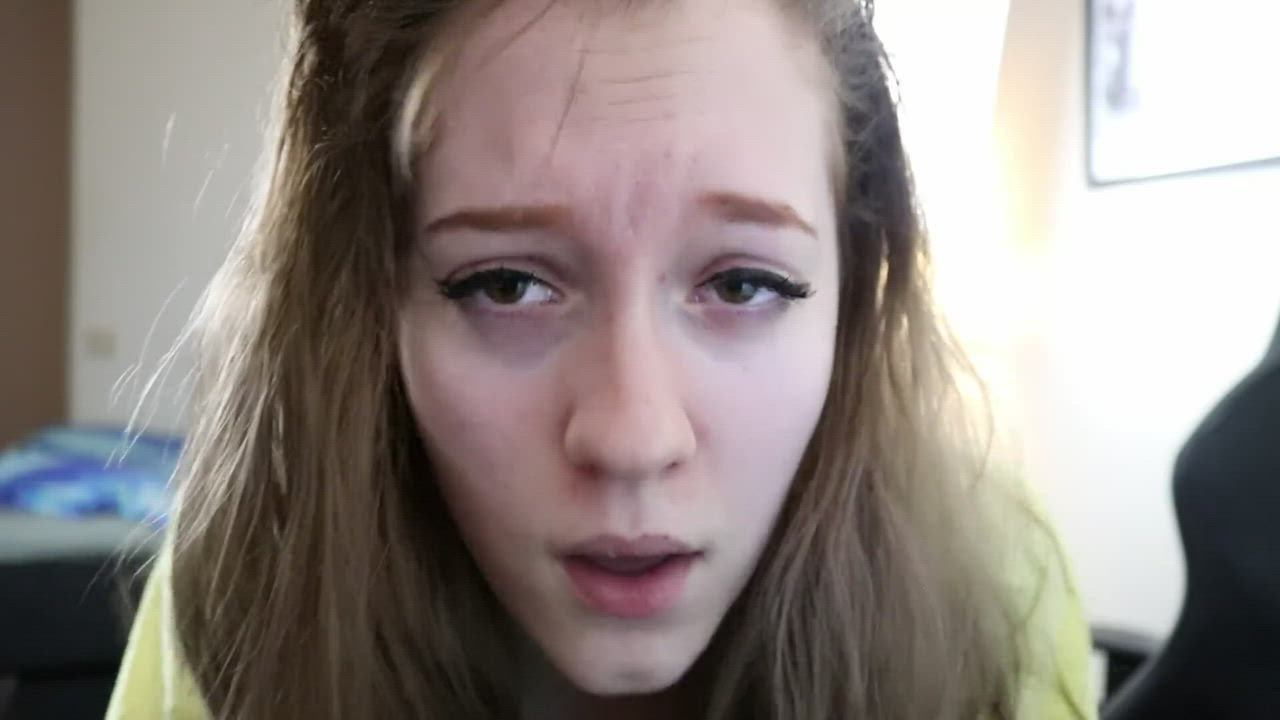 Gamer Girl Tries To Play While Getting Disturbed Scrolller 4450