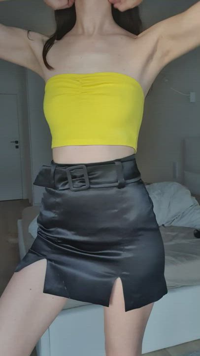 Help me undress! | Scrolller