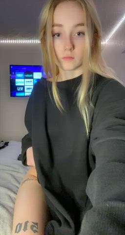 How adorable are my small boobs? | Scrolller