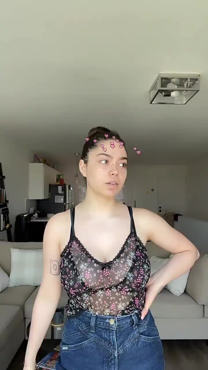 Auli’i Cravalho showing off those huge jugs. | Scrolller