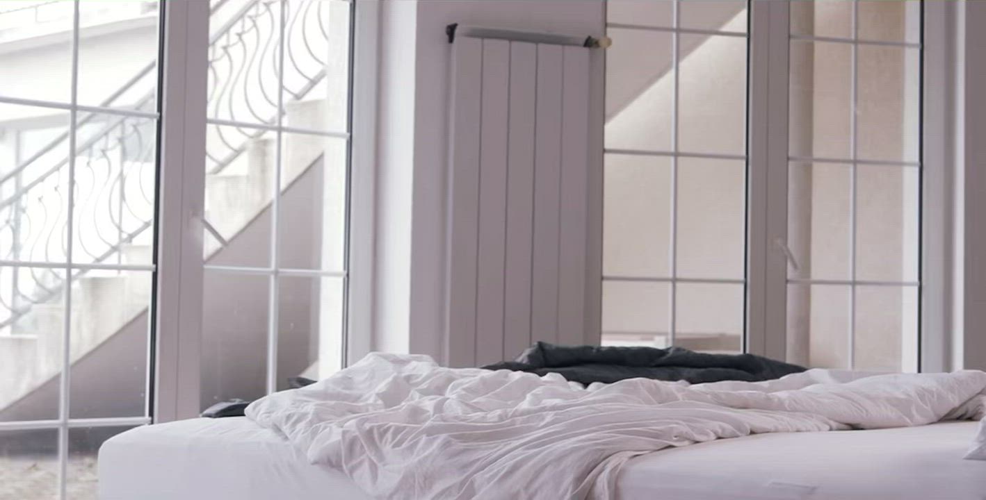 Making out | Scrolller