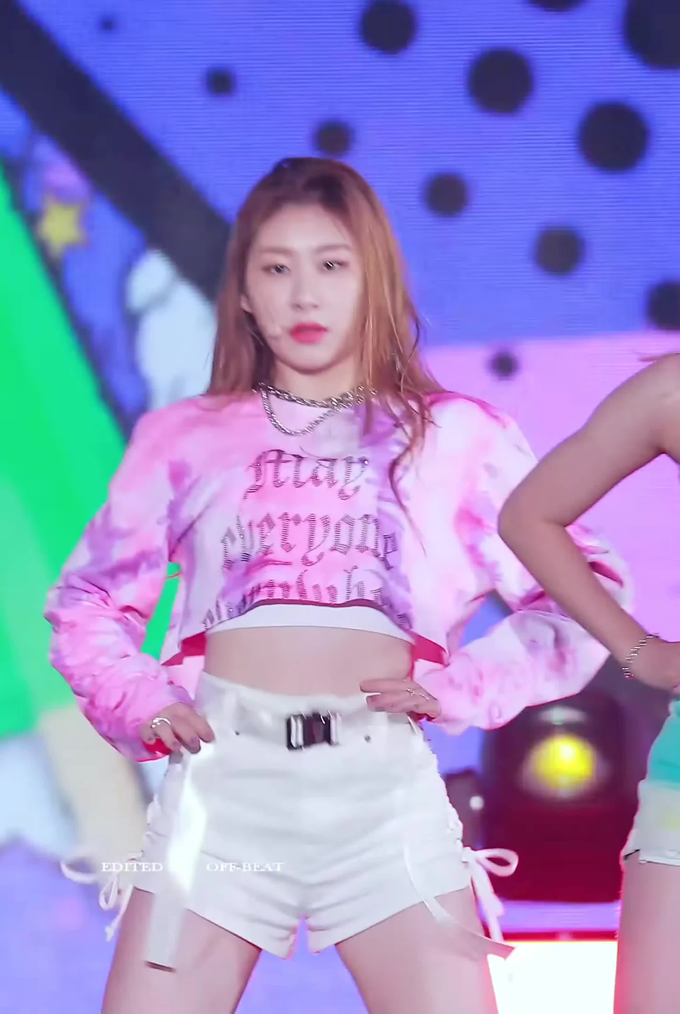 (ITZY) CHAERYEONG - CHEEKS. | Scrolller