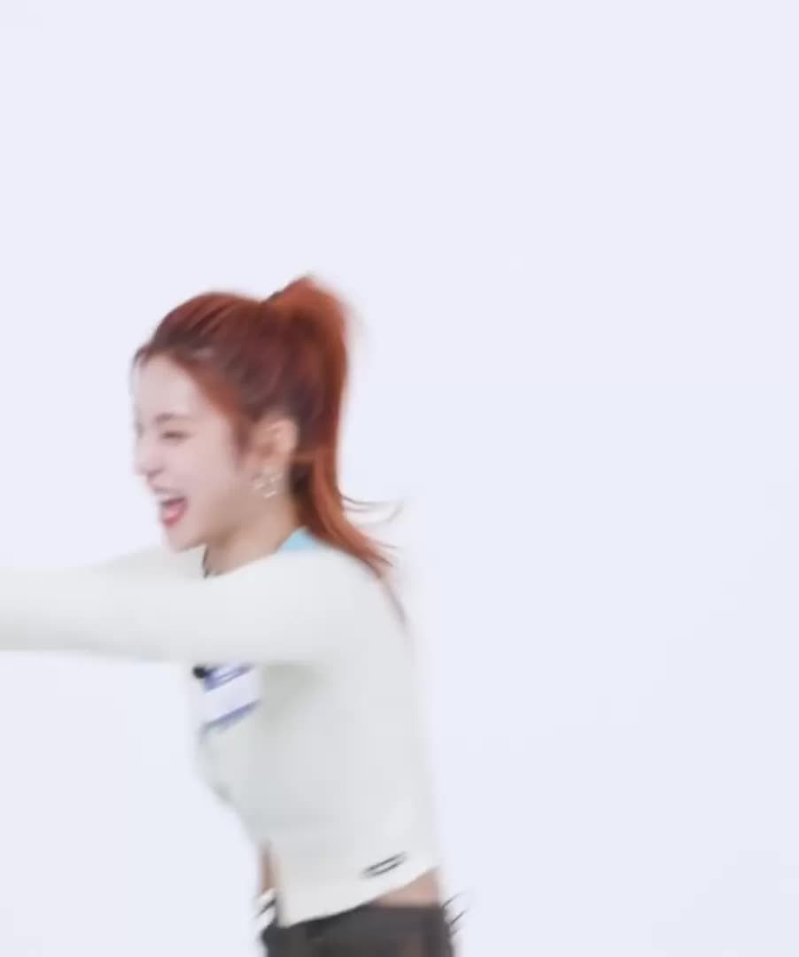 ITZY - Yeji | Scrolller